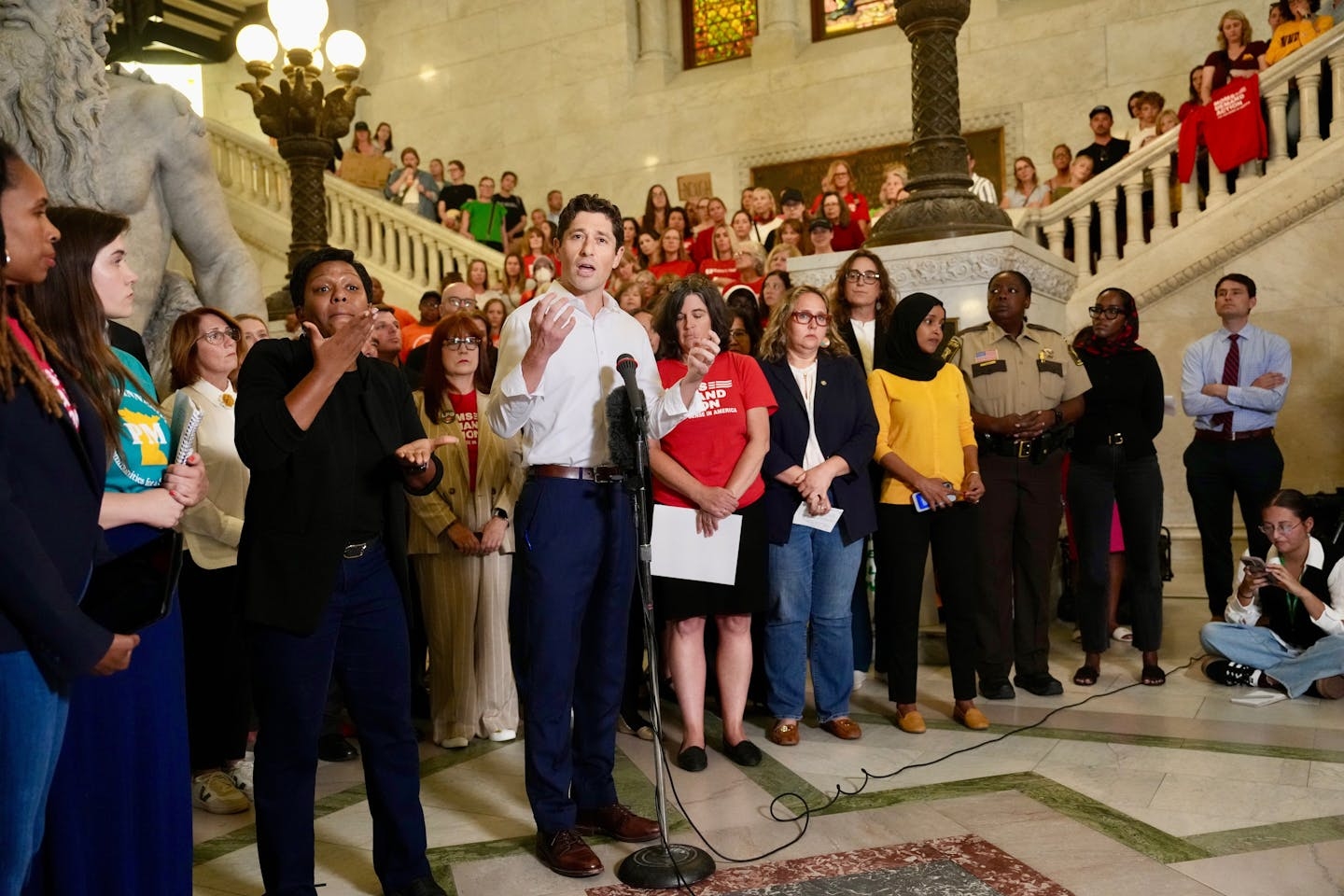 Live: Mayor Frey calls for assault weapons ban as Minneapolis mourns ...