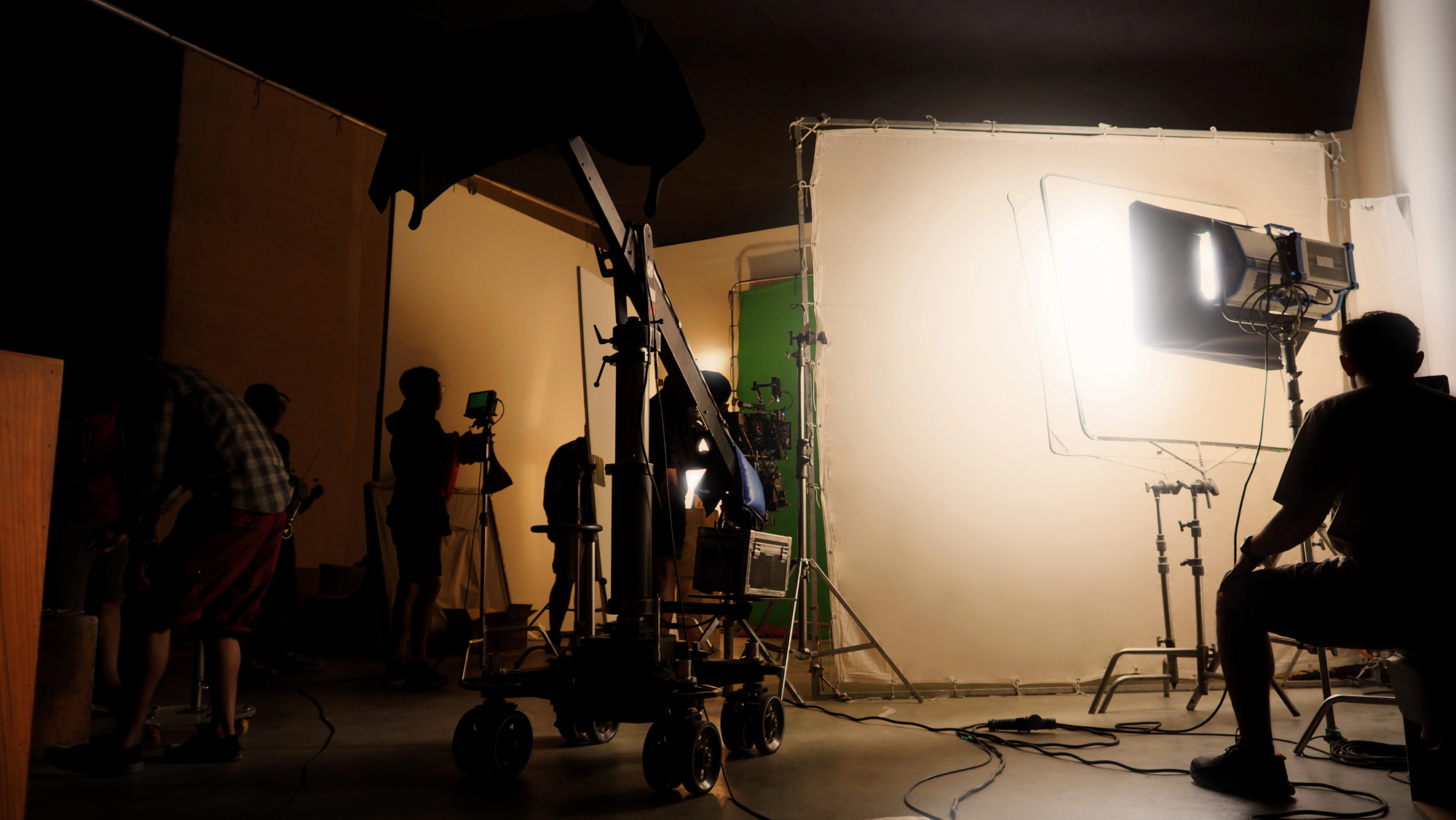 15 Famous Movie Sets With Hidden Details