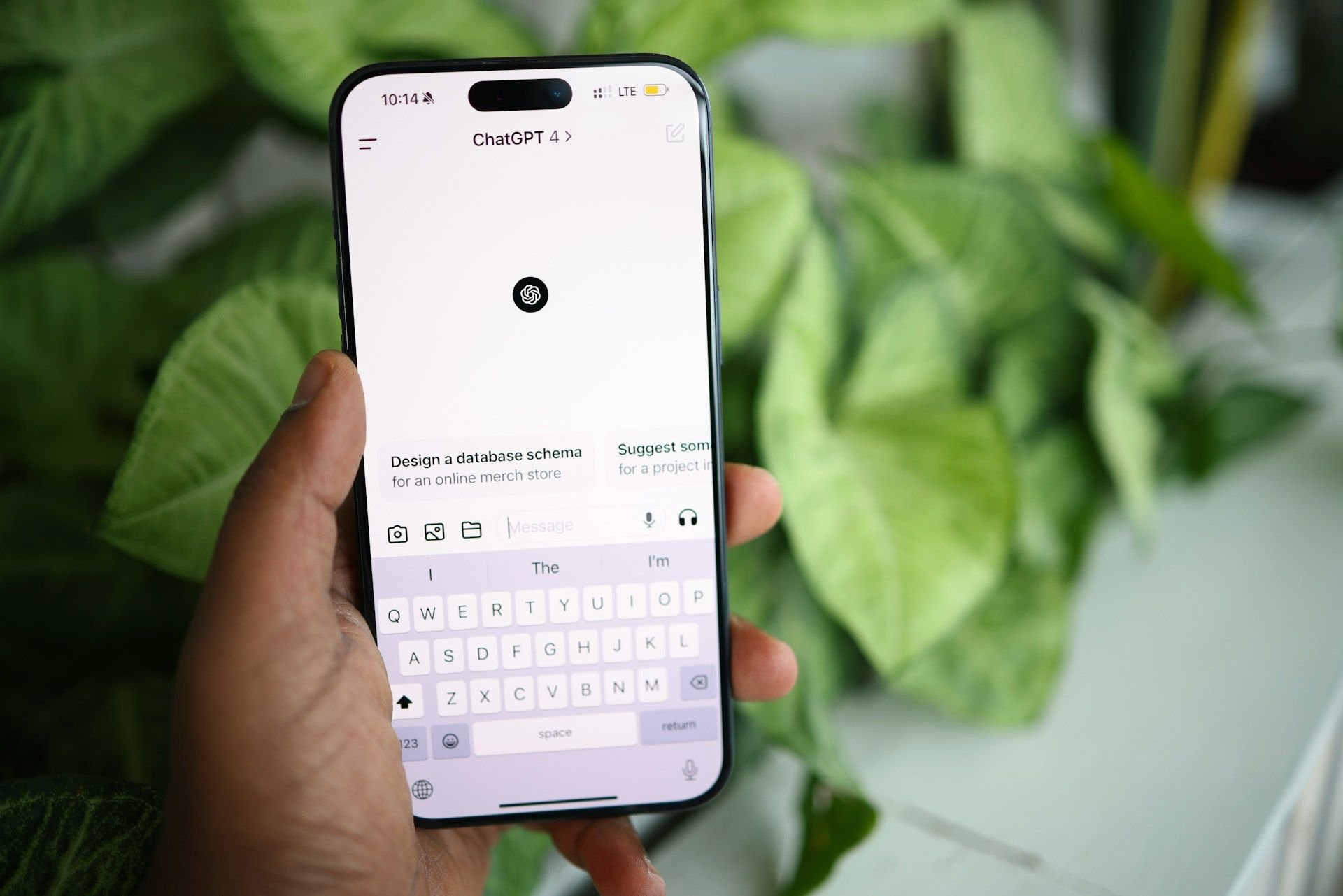 OpenAI 'acelera' plano de celular próprio e pode ter chip da MediaTek