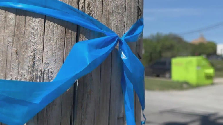 Blue ribbons in KCK support KCKPD and Officer Hunter Simoncic