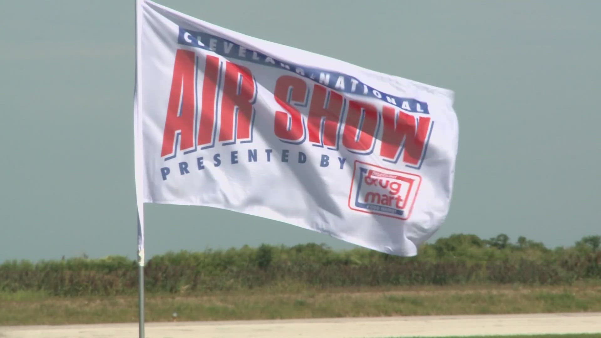 A city's love affair with the skies | Leon Bibb: Then and Now