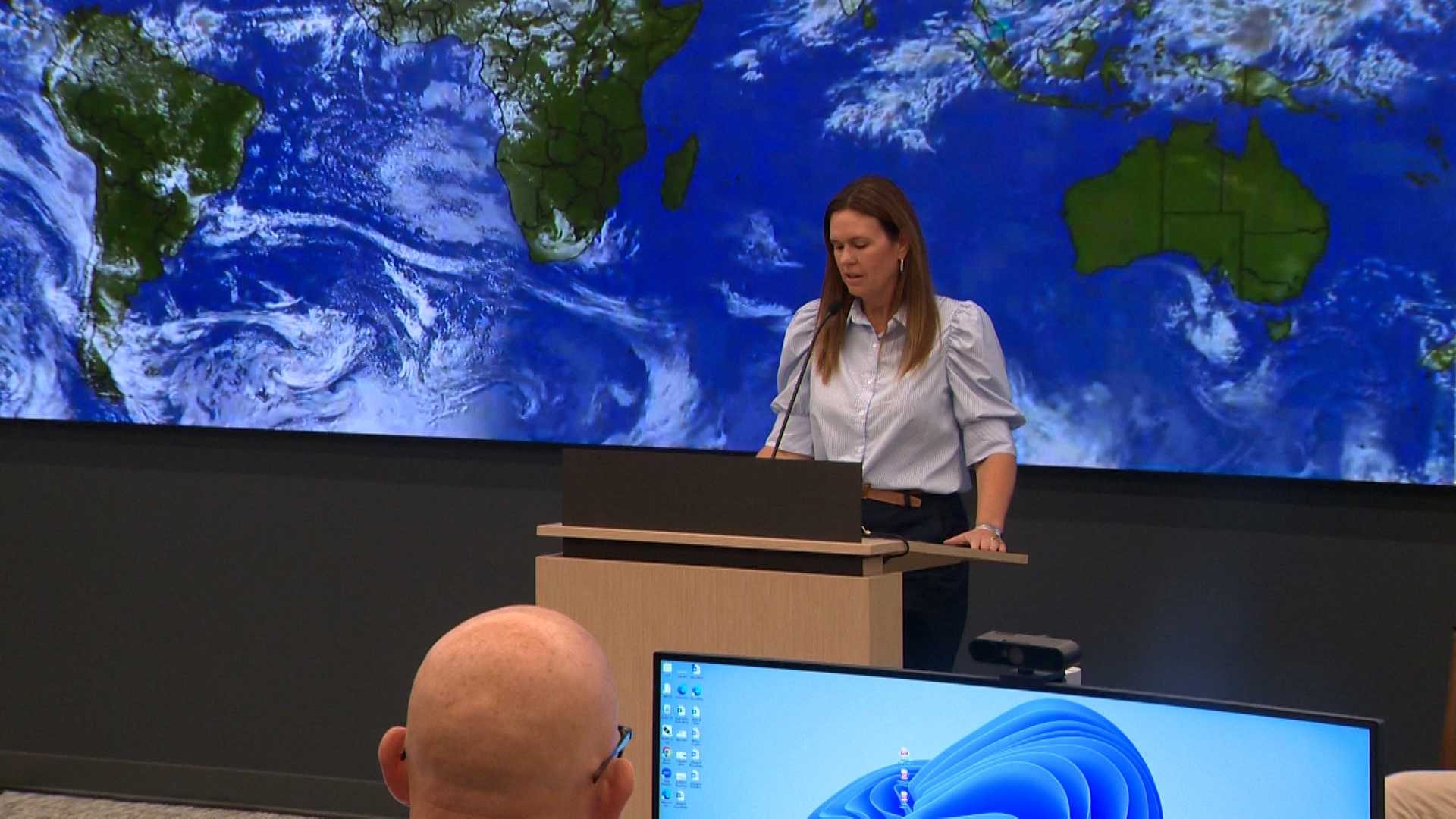 Gov. Sanders tours Walmart Global Security Operations Center, talks ...