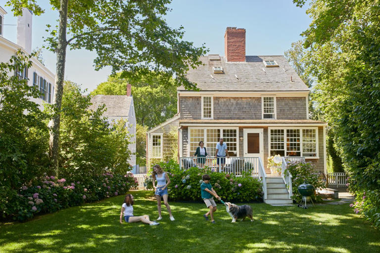 What a $1.5 Million Renovation of a 285-Year-Old Nantucket Home Looks Like