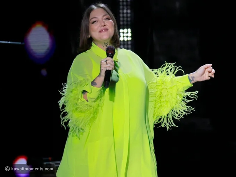 Singer Elle King Reflects on Having a Bit Too Much Ahead of Dolly ...