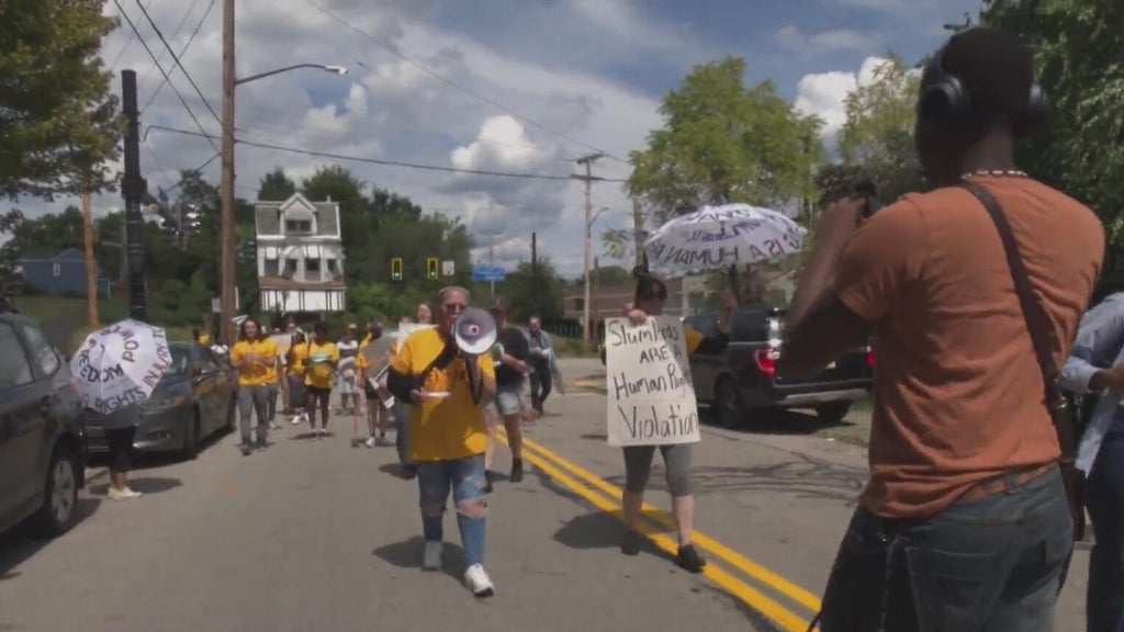 Mon View Heights residents march to property managers, demanding answers