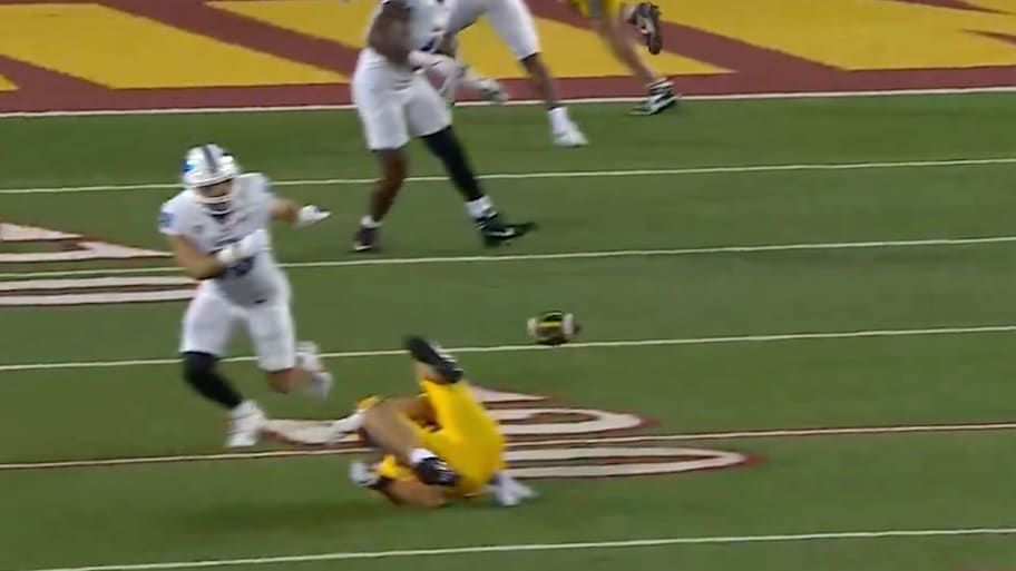 Minnesota’s Season Begins With QB Throwing Interception Off Tight End’s ...
