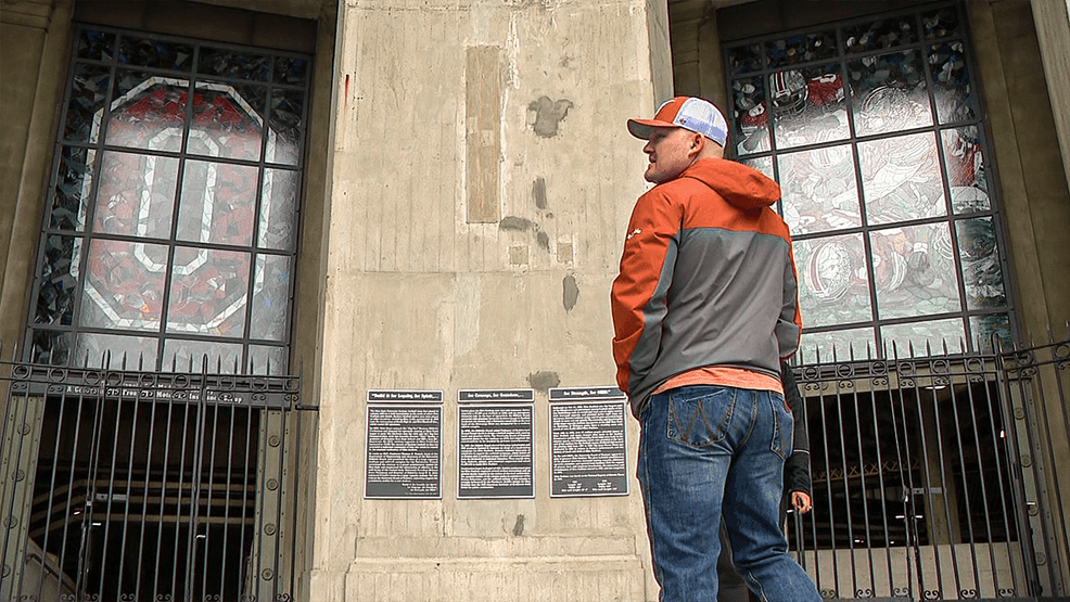 Texas fans bring burnt orange spirit to Buckeye country for showdown