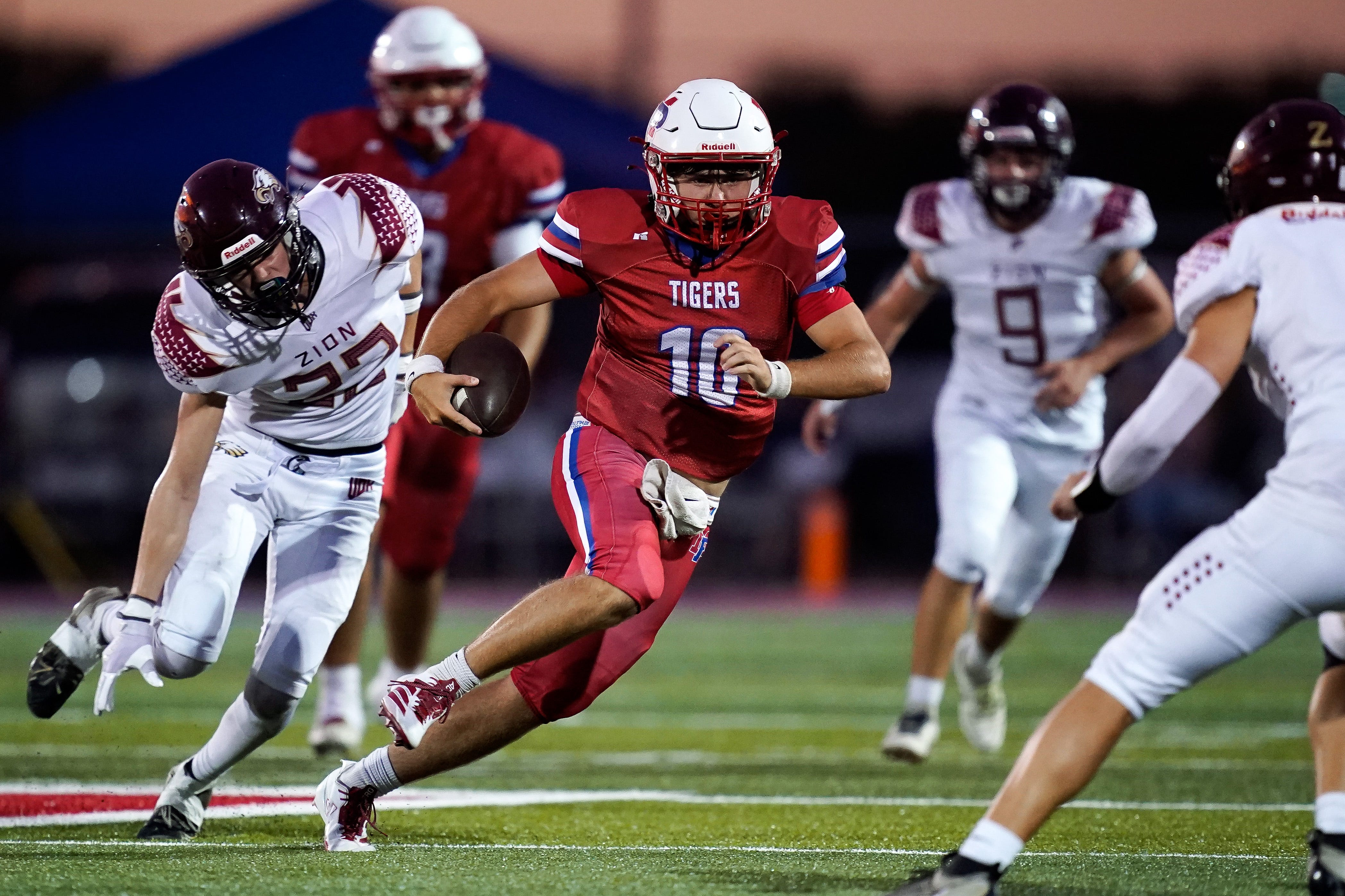 Vote for the Columbia area's top returning TSSAA football player on offense