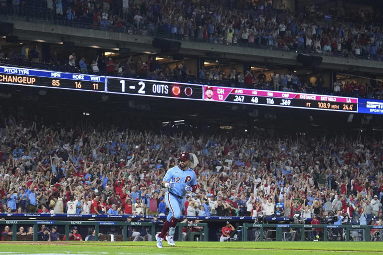 Kyle Schwarber hits 4 HRs, has Phillies-record 9 RBIs in 19-4 romp over ...