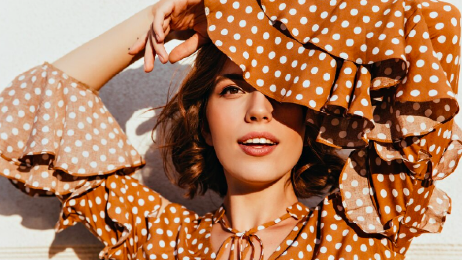 Nadčasové polka dots kralují podzimu: Ikonické značky používají puntíky ...