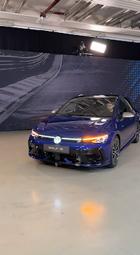 VW Golf R Facelift – Black Edition vs Standard Design