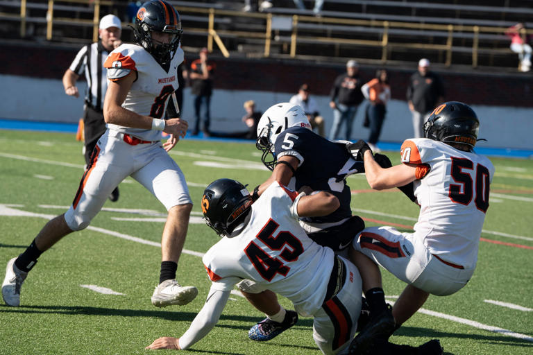 PHOTOS: Clio football dominates Mt. Morris at Vehicle City Gridiron Classic