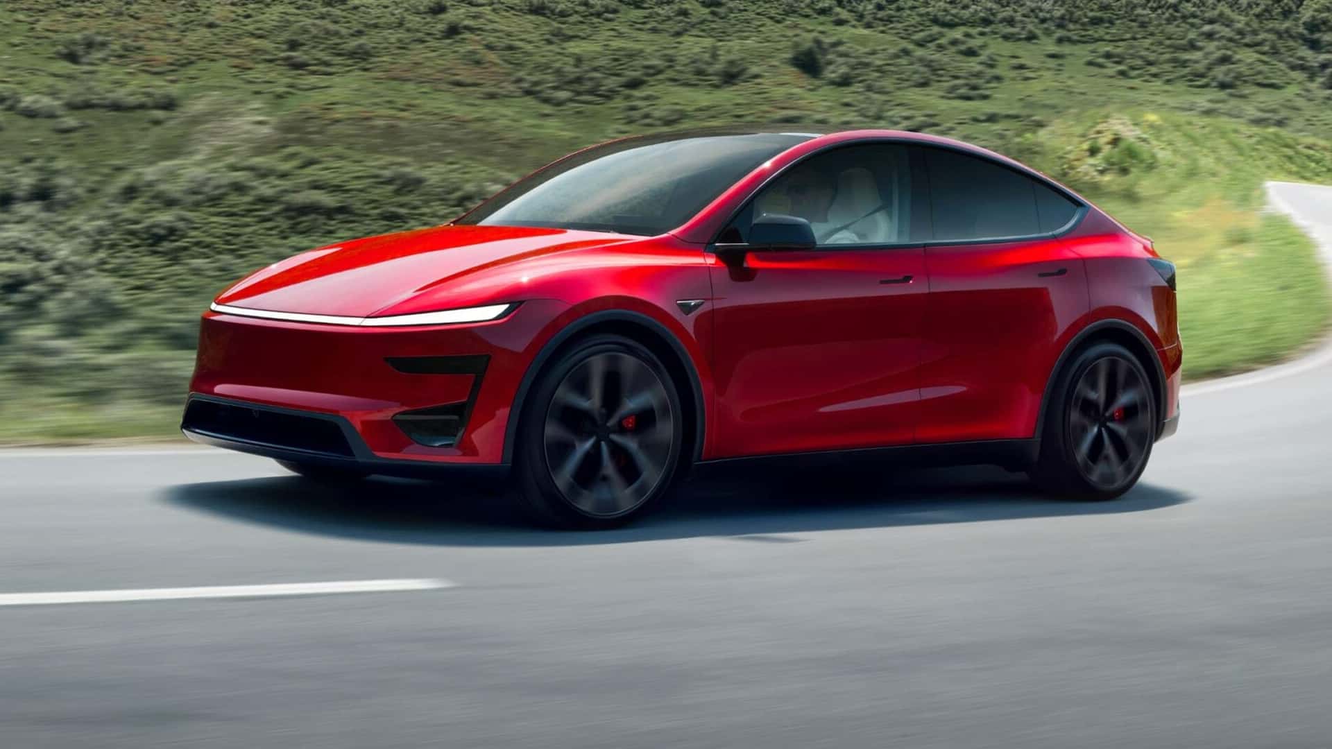 Torna la Tesla Model Y Performance: migliorano batterie, CV e non solo