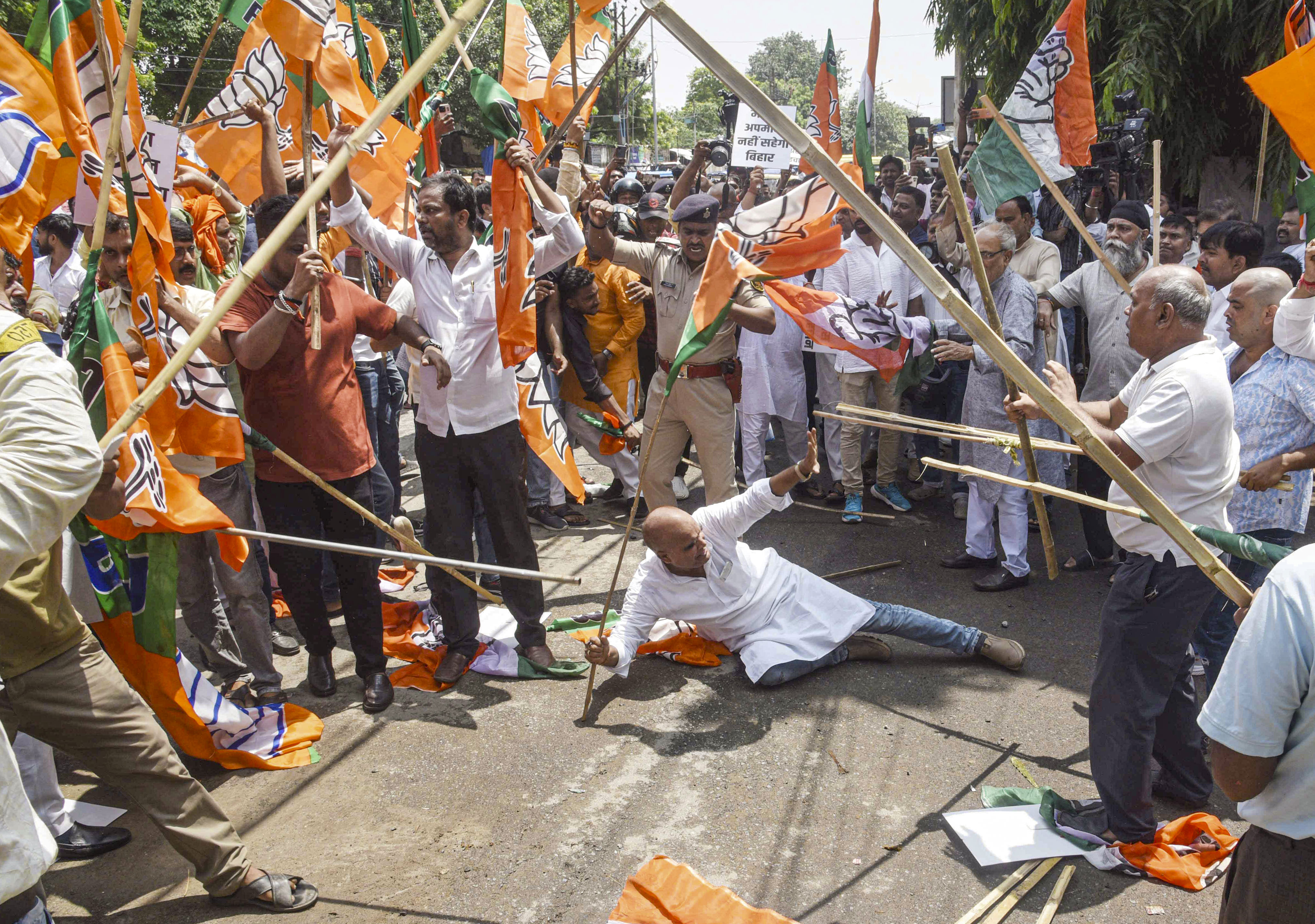 BJP stages march in Patna over insult to PM Modi, clash erupts with ...