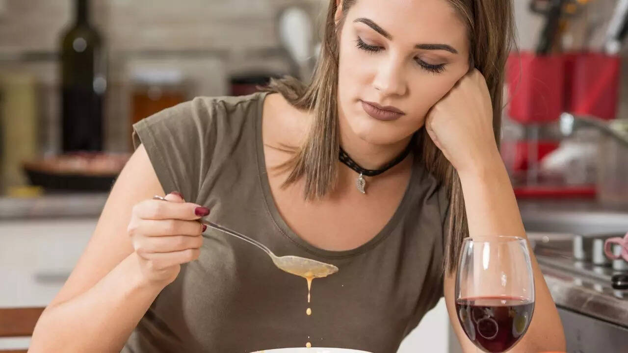 11 reasons you are not hungry: Causes and health risks behind loss of ...