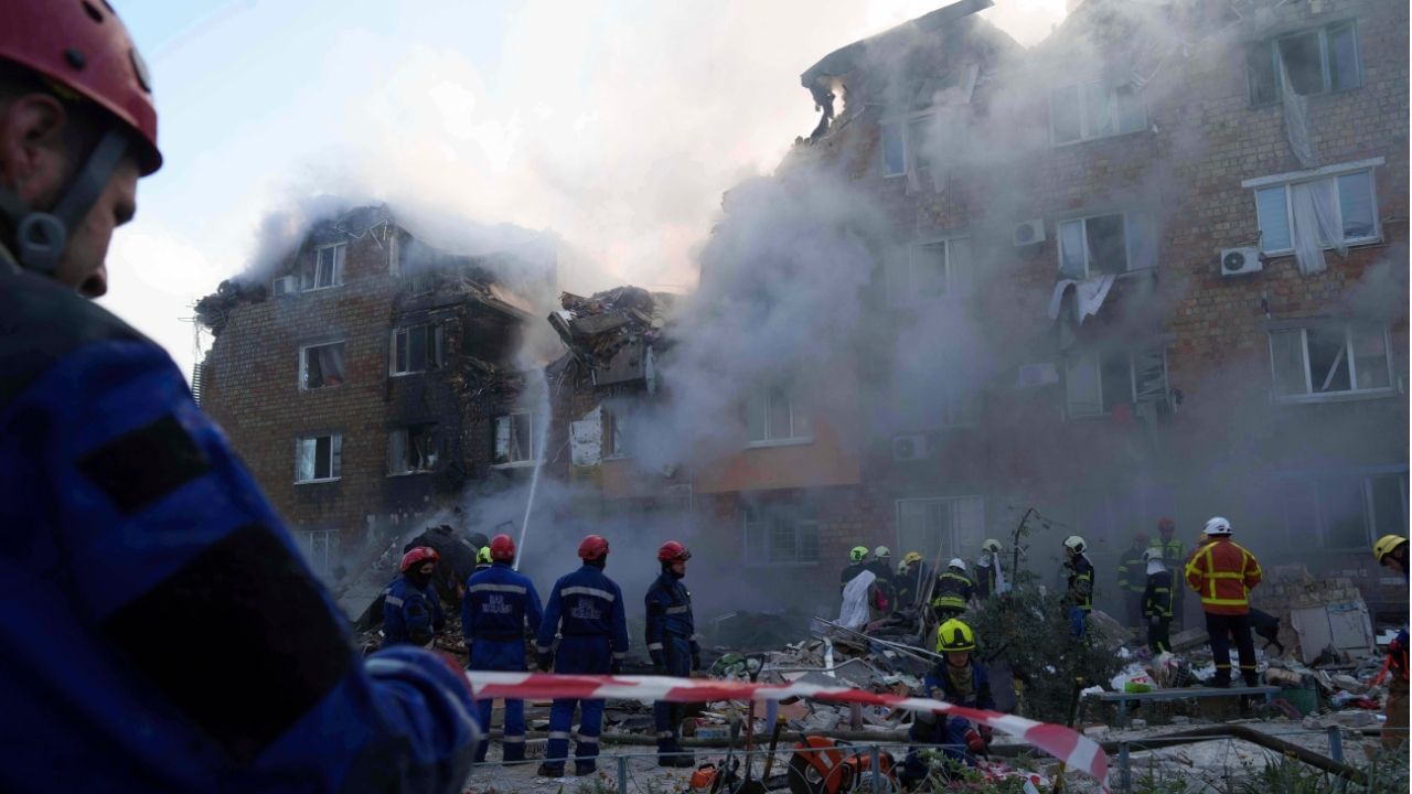 Major Russian attack includes rare strikes on centre of Kyiv, killing ...