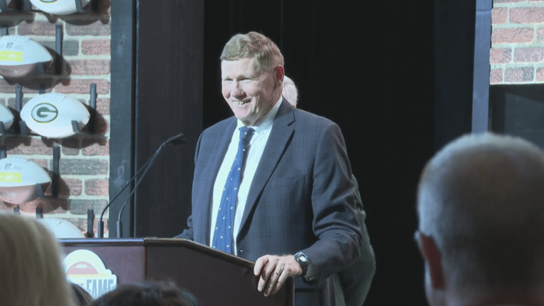 Mark Murphy inducted into Packers Hall Of Fame during heartfelt ceremony