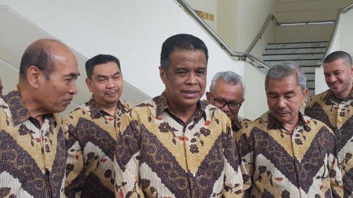 Profil dan Biodata Fuad Hasan Masyhur,Pemilik Perjalanan Haji Maktour ...