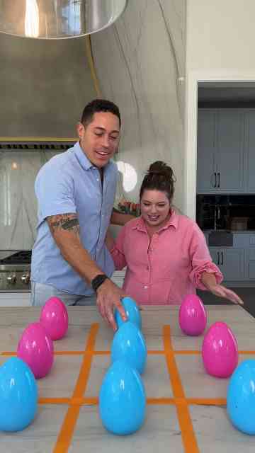 Tic Tac Toe gender reveal game: Boy or girl surprise!