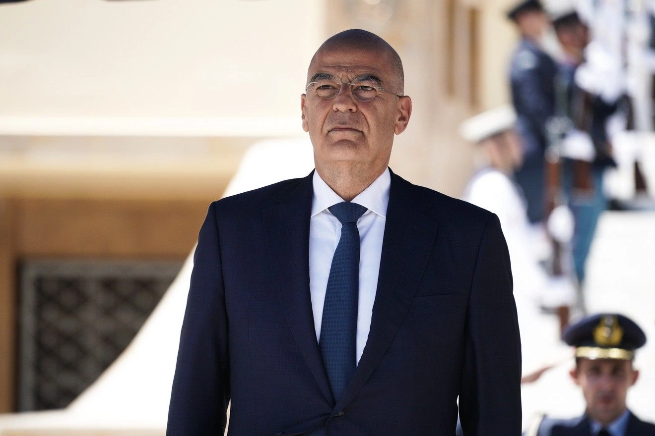 Αυτοθυσιαστείτε, τι σας ζητάνε;