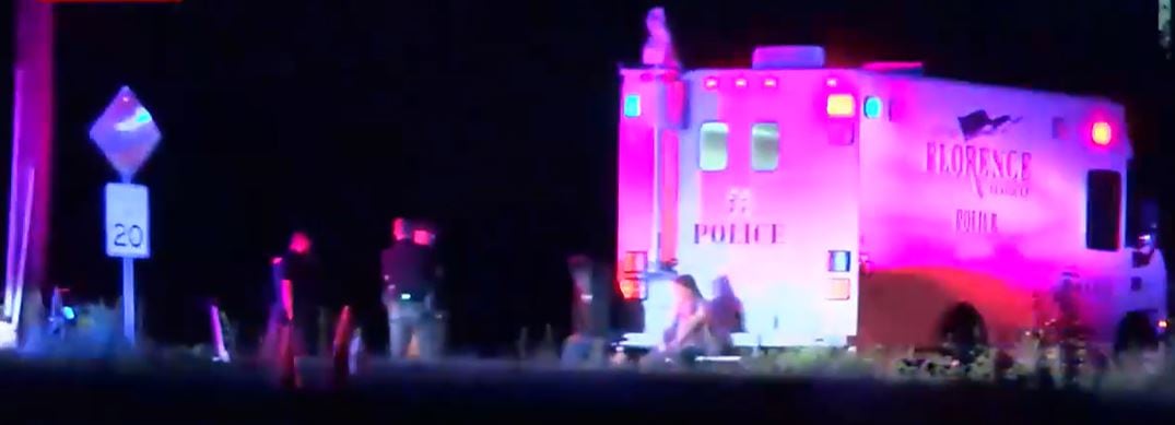 Deputies shot while serving warrant, suspect dead