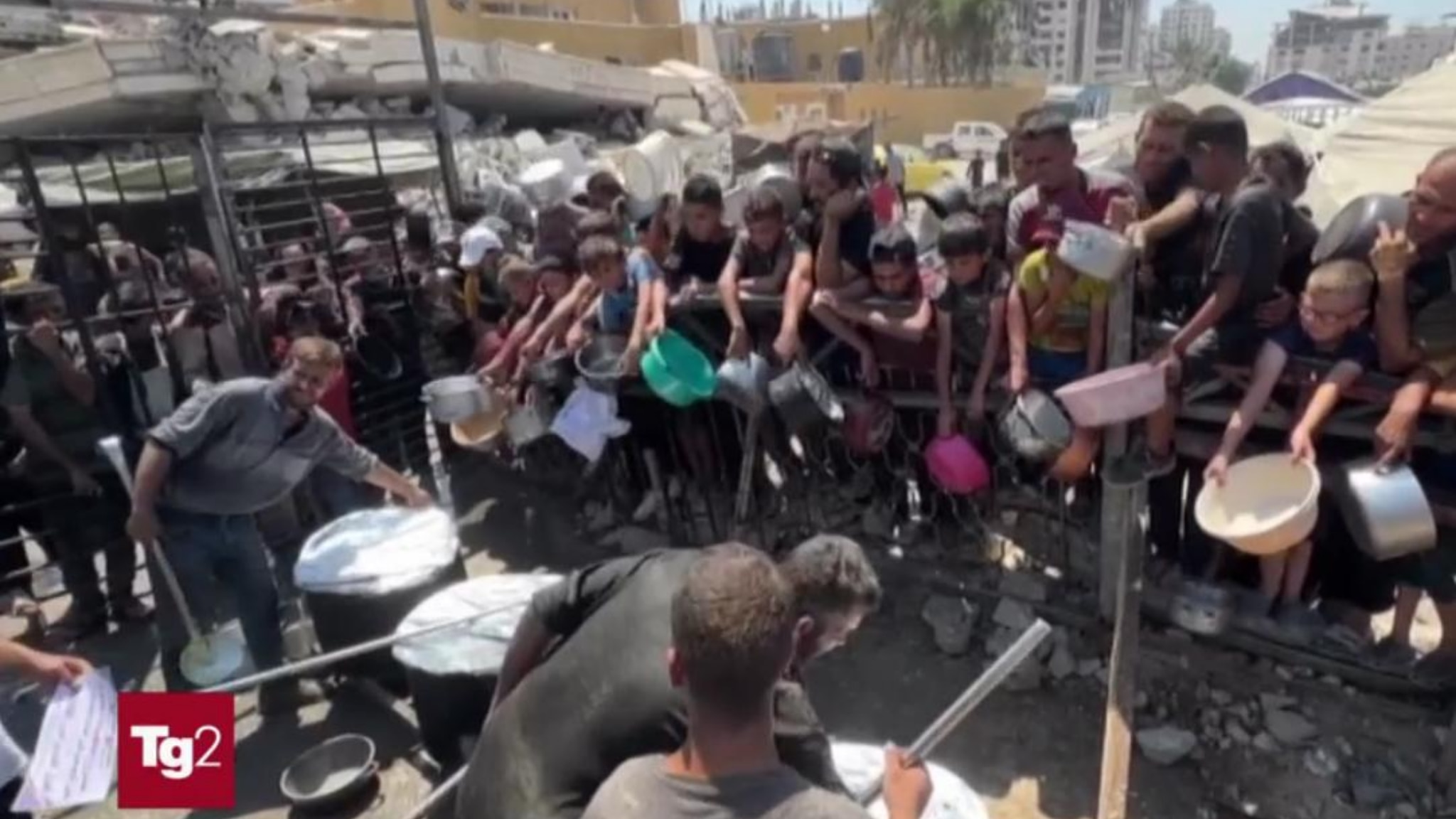 La grande fuga da Gaza City, Idf: "Stop a pause umanitarie"