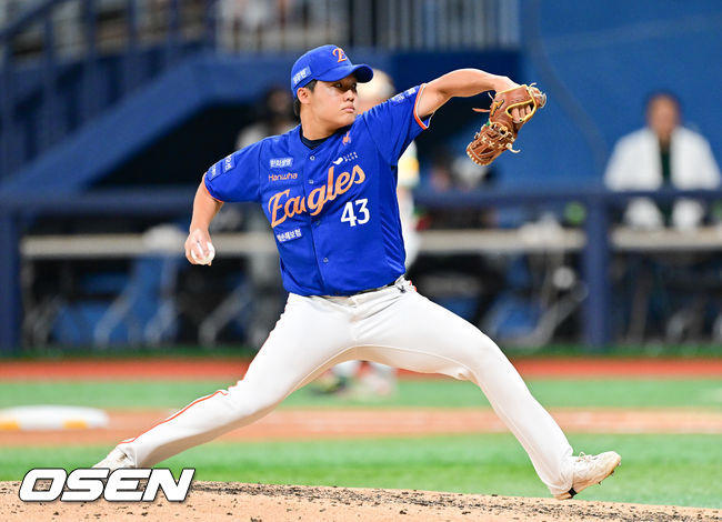 "정우주! 너가 메이저리그 가라"..한화 신인의 무결점 이닝..ML 스카우트 관심폭발, 달감독도 엄지척 [박준형의 ZZOOM]