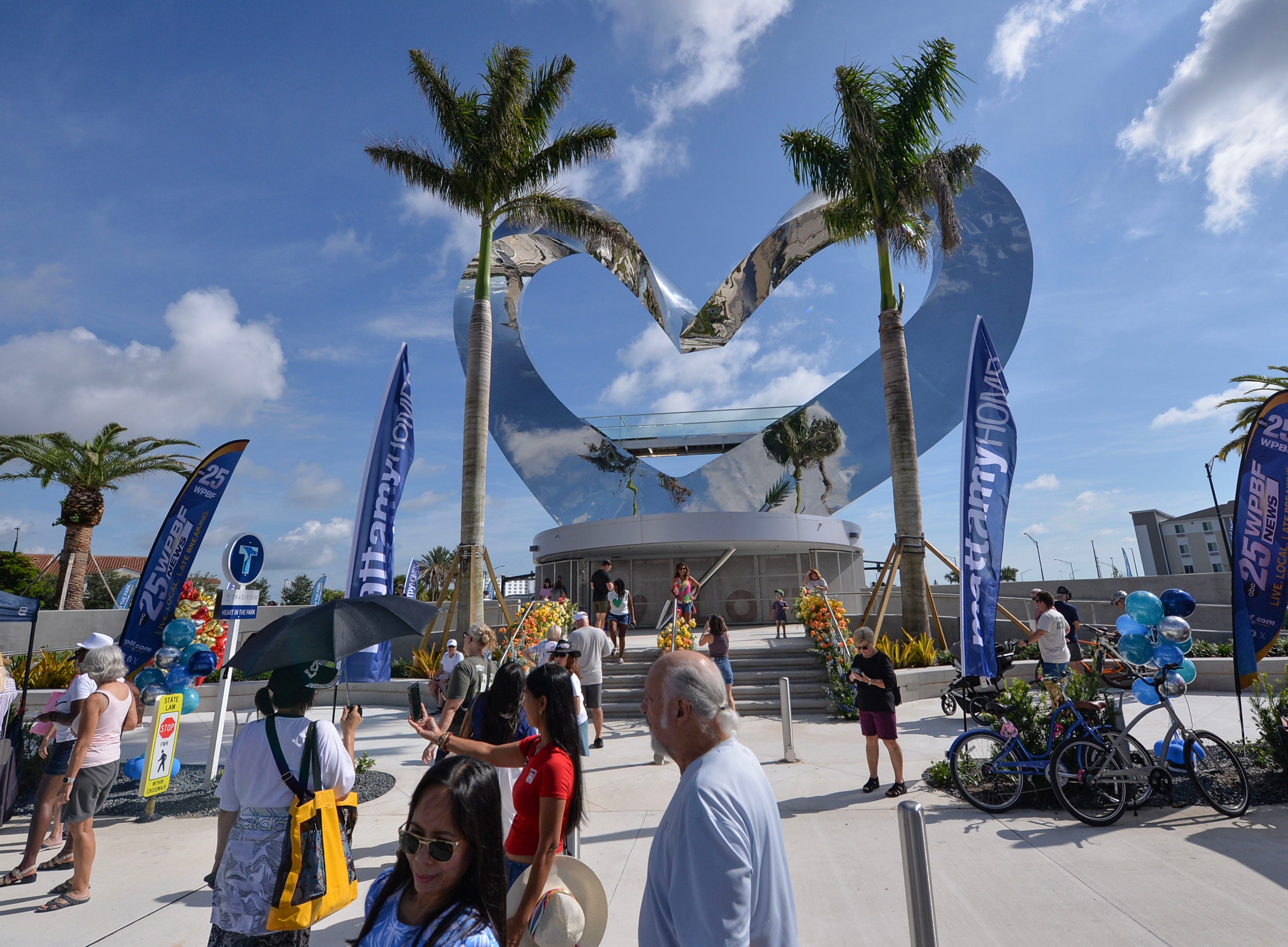 Here's when visitors can walk across Heart in the Park's skybridge