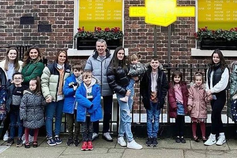 22 Kids and Counting fans sobbing after star issues emotional family ...