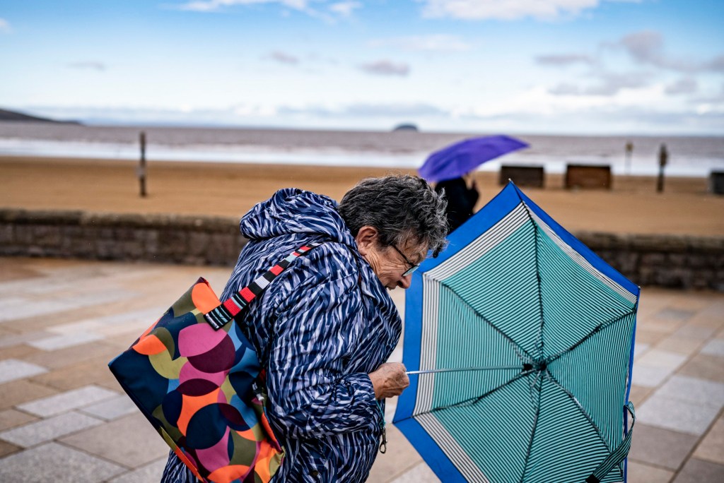 Map shows where weather warnings for heavy rain are in place in UK
