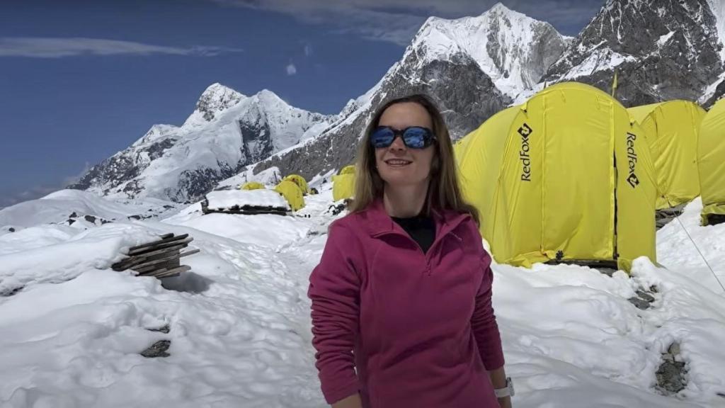 Two weeks of agony at 7,000 meters with a broken leg: Natalia's rescue ...