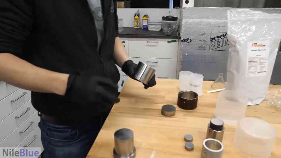 How a Simple Reaction Creates a Bizarre Chemical Snake