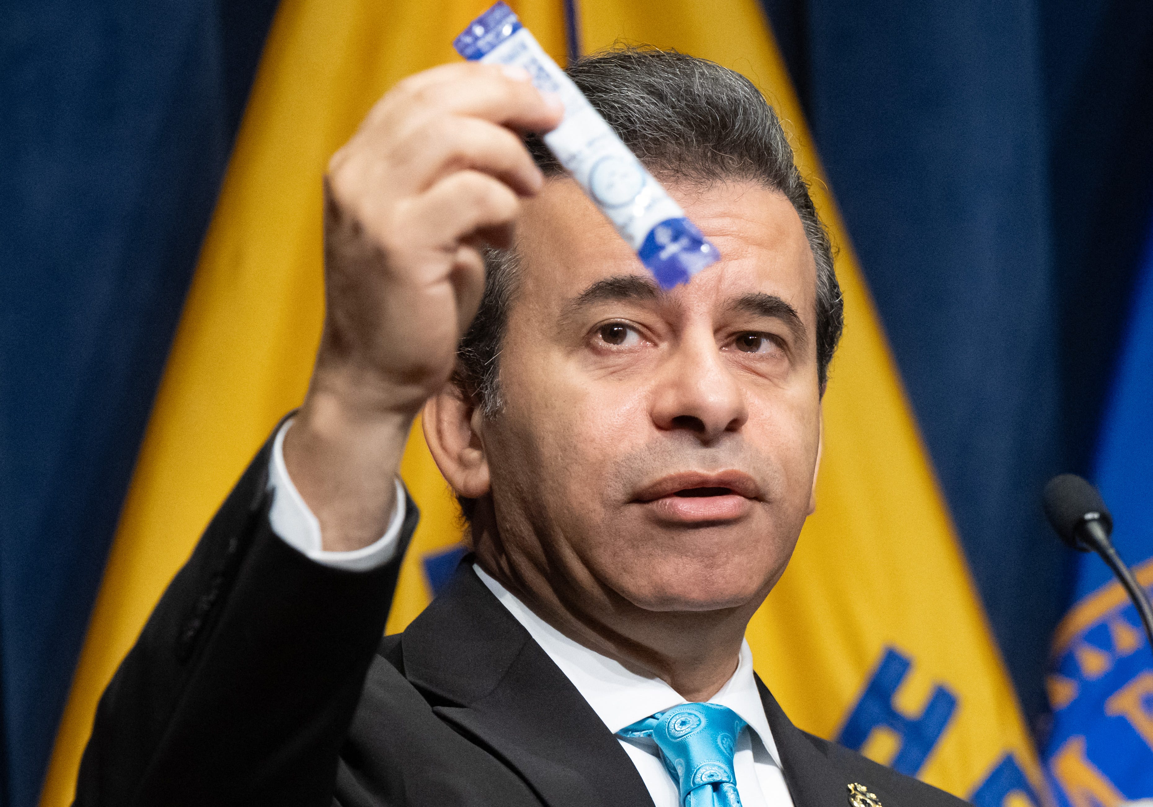 Gov. Kathy Hochul needs to fight gas station heroin — not natural ...