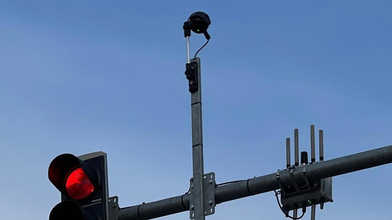 Here's What Those Small Cameras On Top Of Traffic Lights Are For