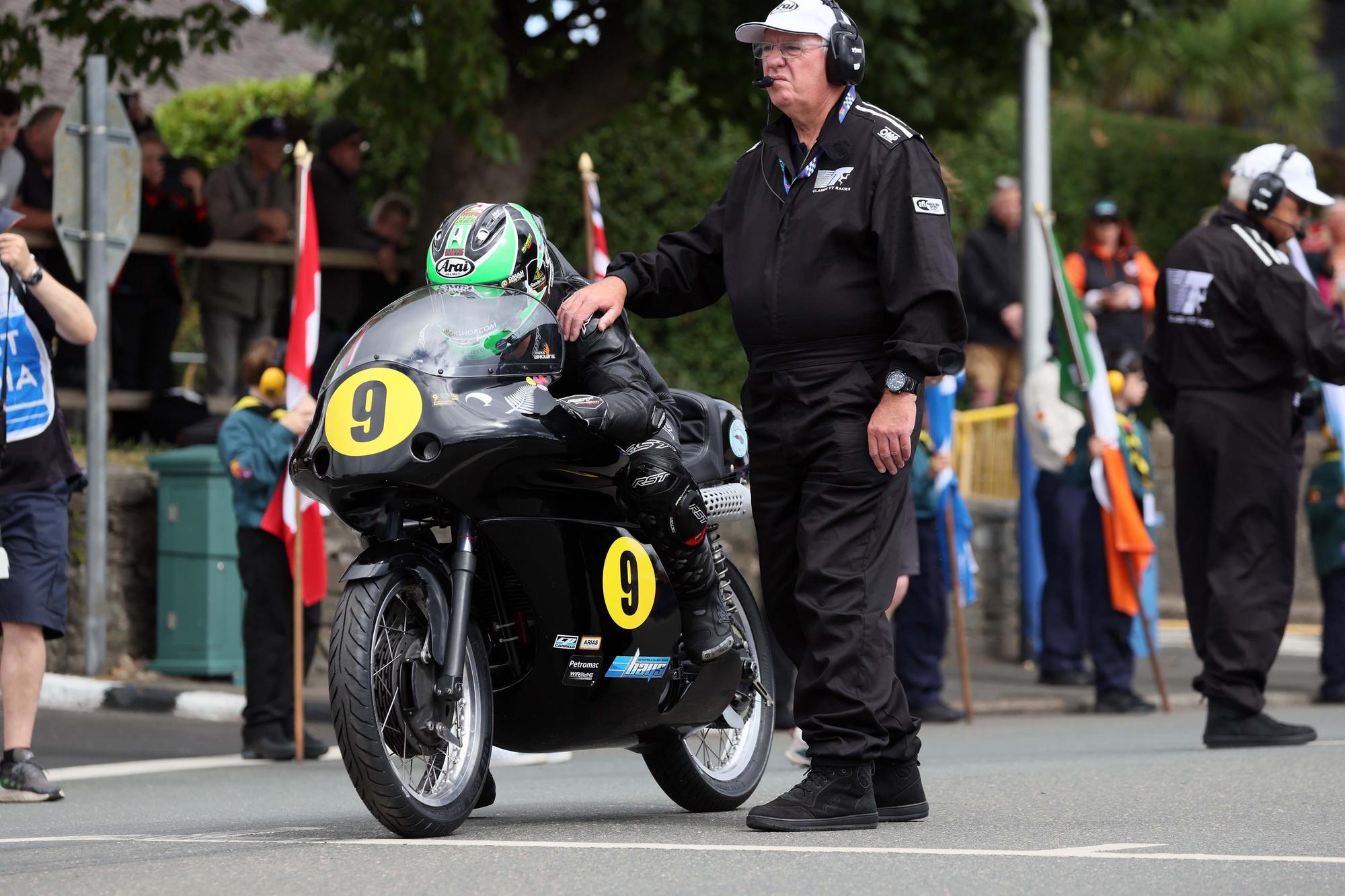Classic TT: Mike Browne edges out Adam McLean for Historic Senior win ...