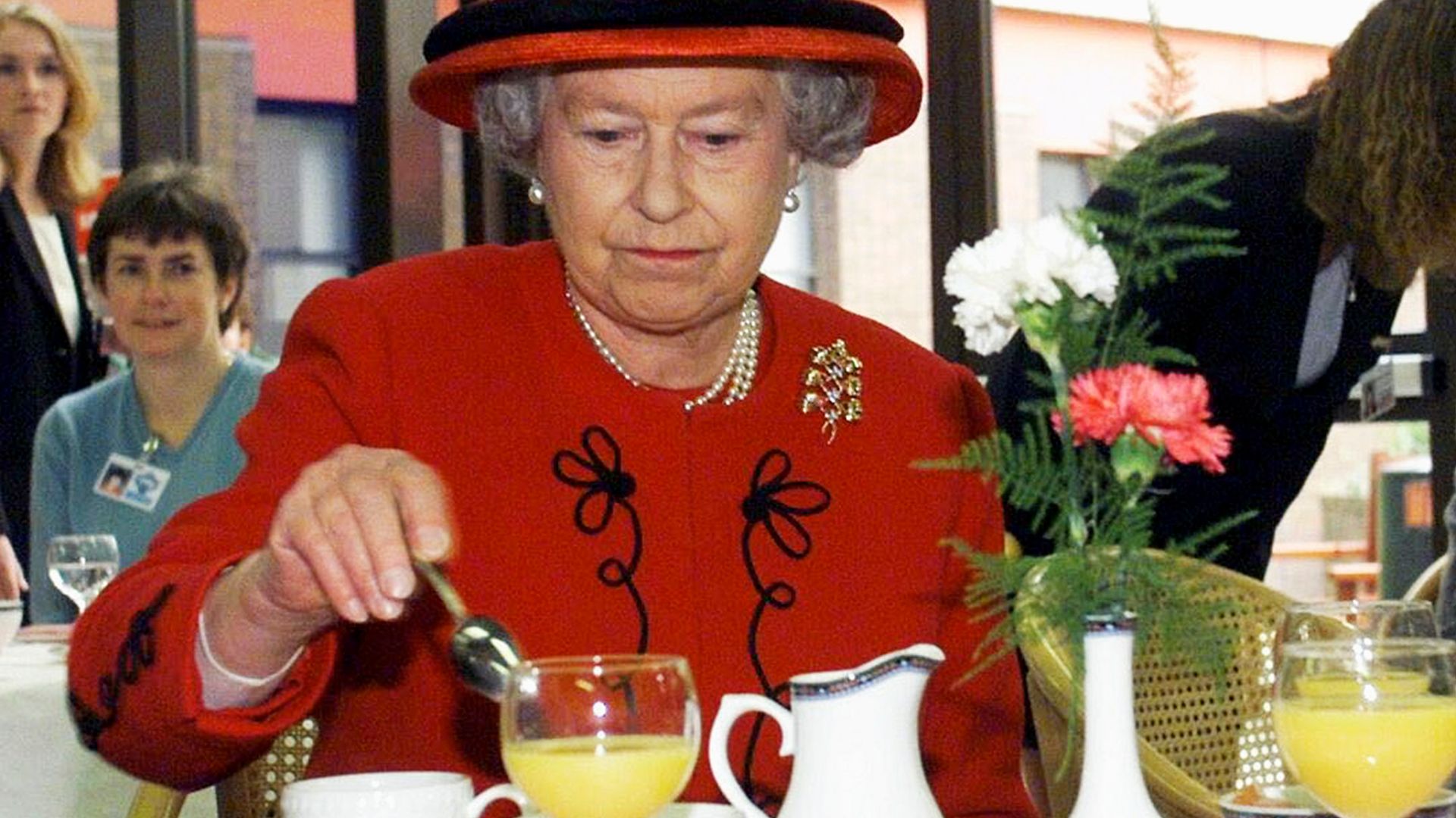 Queen Elizabeth II's 'fancy' spin on a breakfast sandwich is the ...