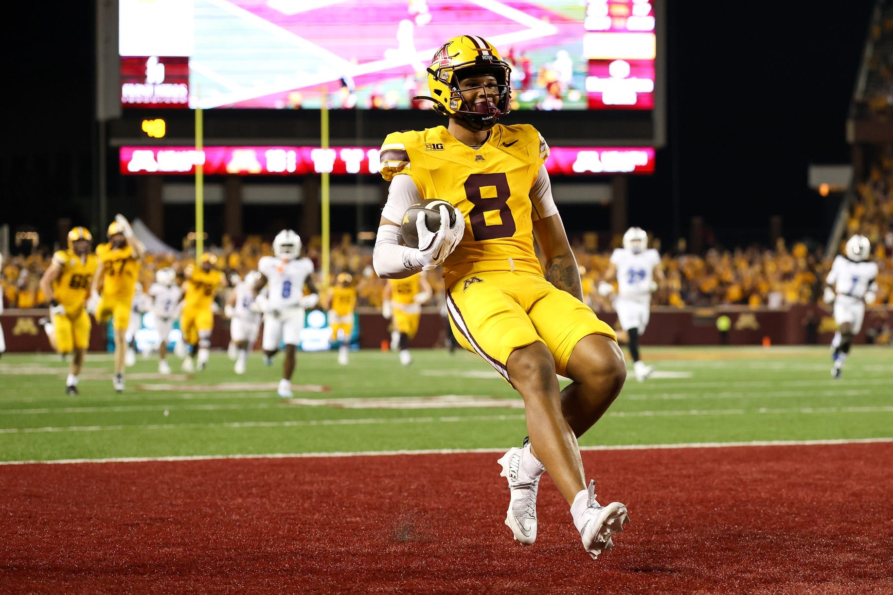 Minnesota beats Buffalo 23-10 in opener as Drake Lindsey passes for 290 ...