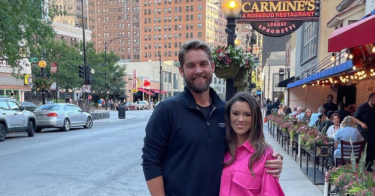 "In Case You Didn't Know" — Singer Brett Young Is Married to the Love ...
