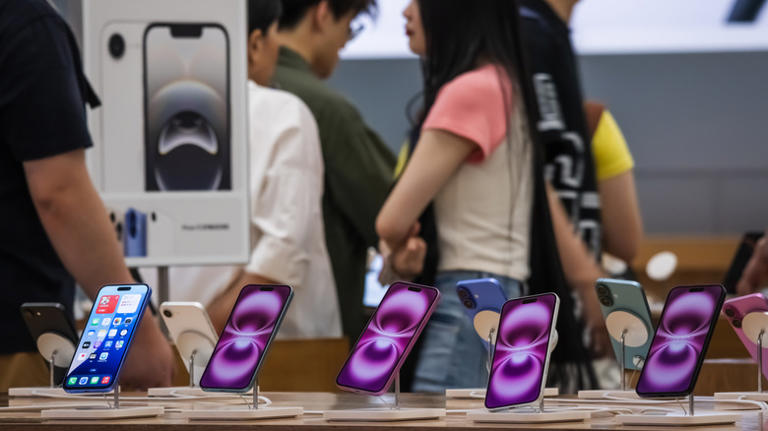 Insider Says The iPhone 20 Won't Have A Curved Display, But It Might ...