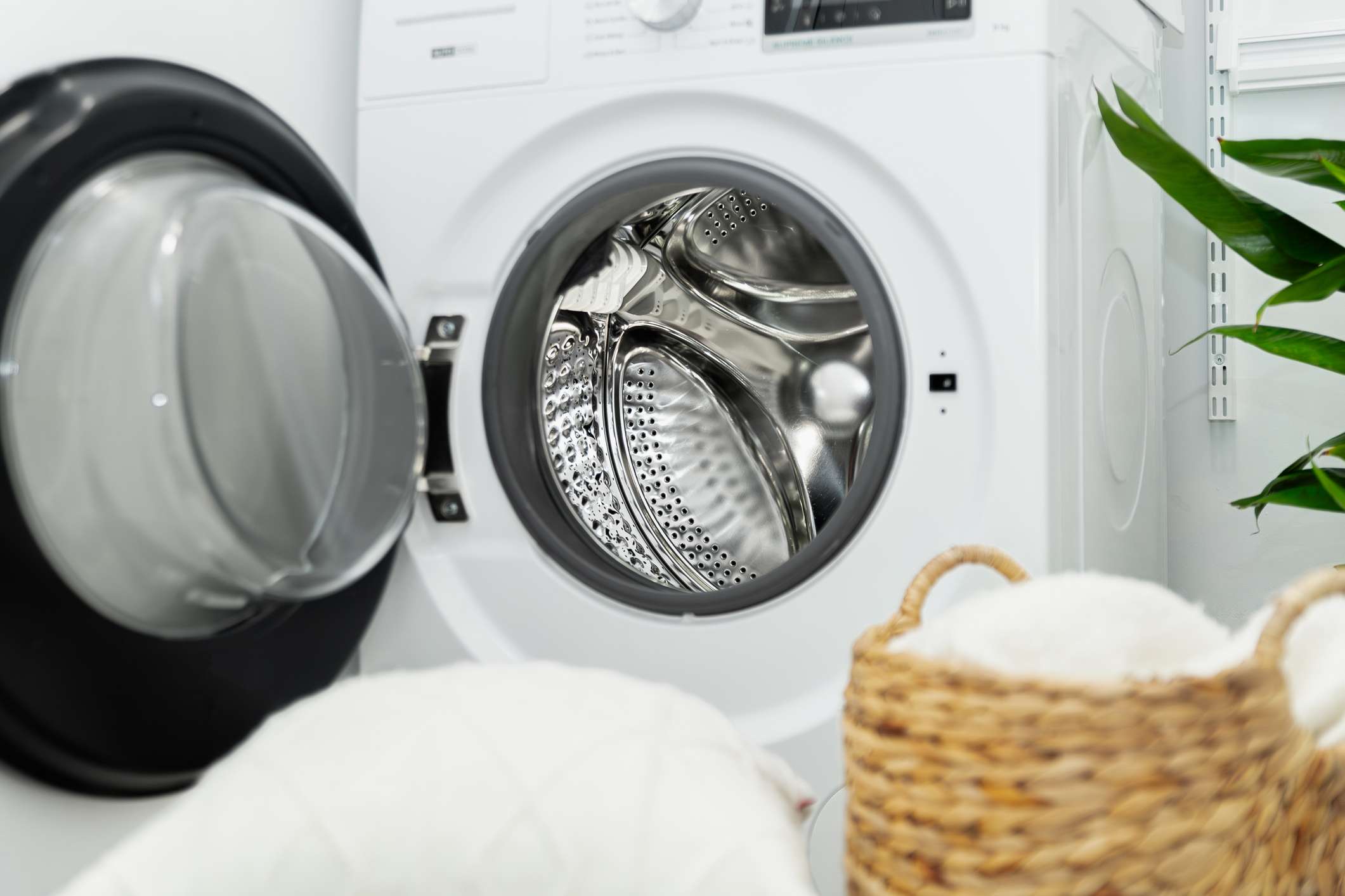 The best time of day to use your washing machine, according to experts