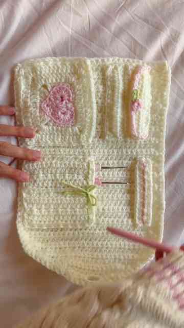 Making an Adorable Crochet Stationery Case