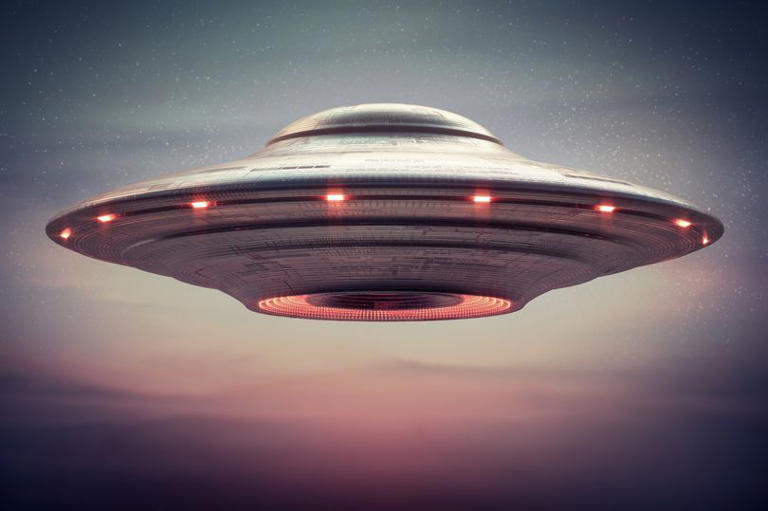 More than 8,000 UFO sightings in US since 2022 - with three military ...