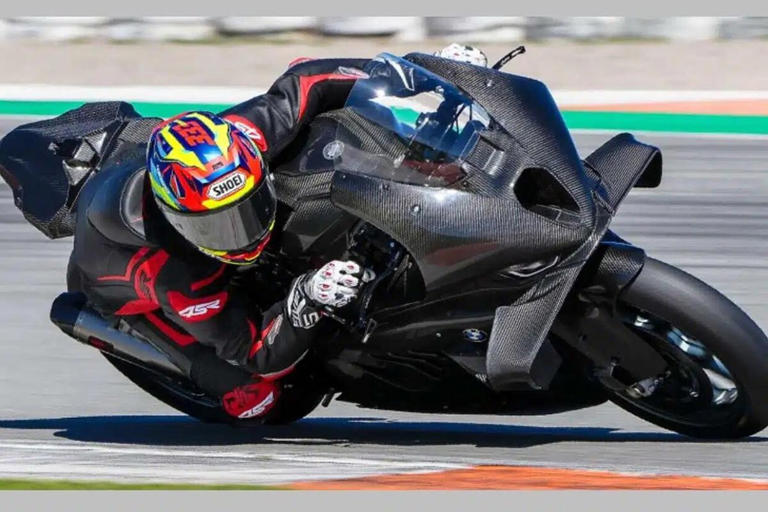 BMW M 1000 RR RC-SBK-M Alpha Racing: la superbike per privati