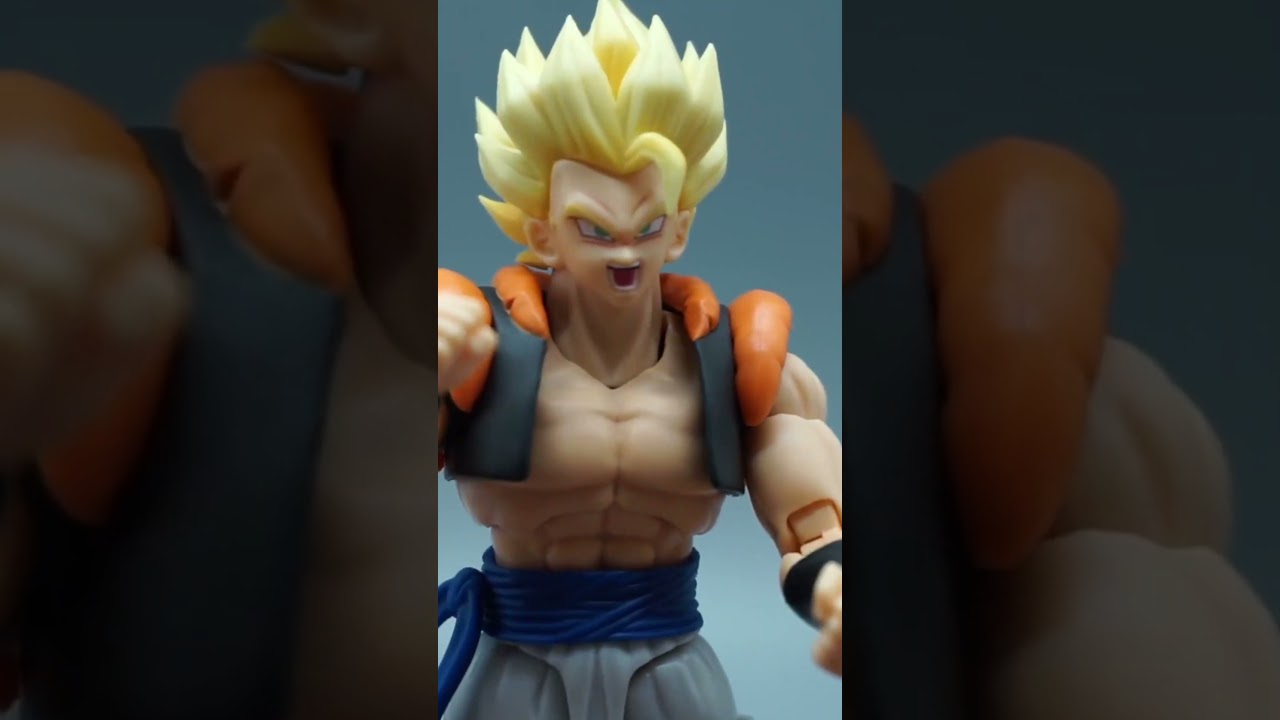 Gogeta Figure – Articulation and Detail