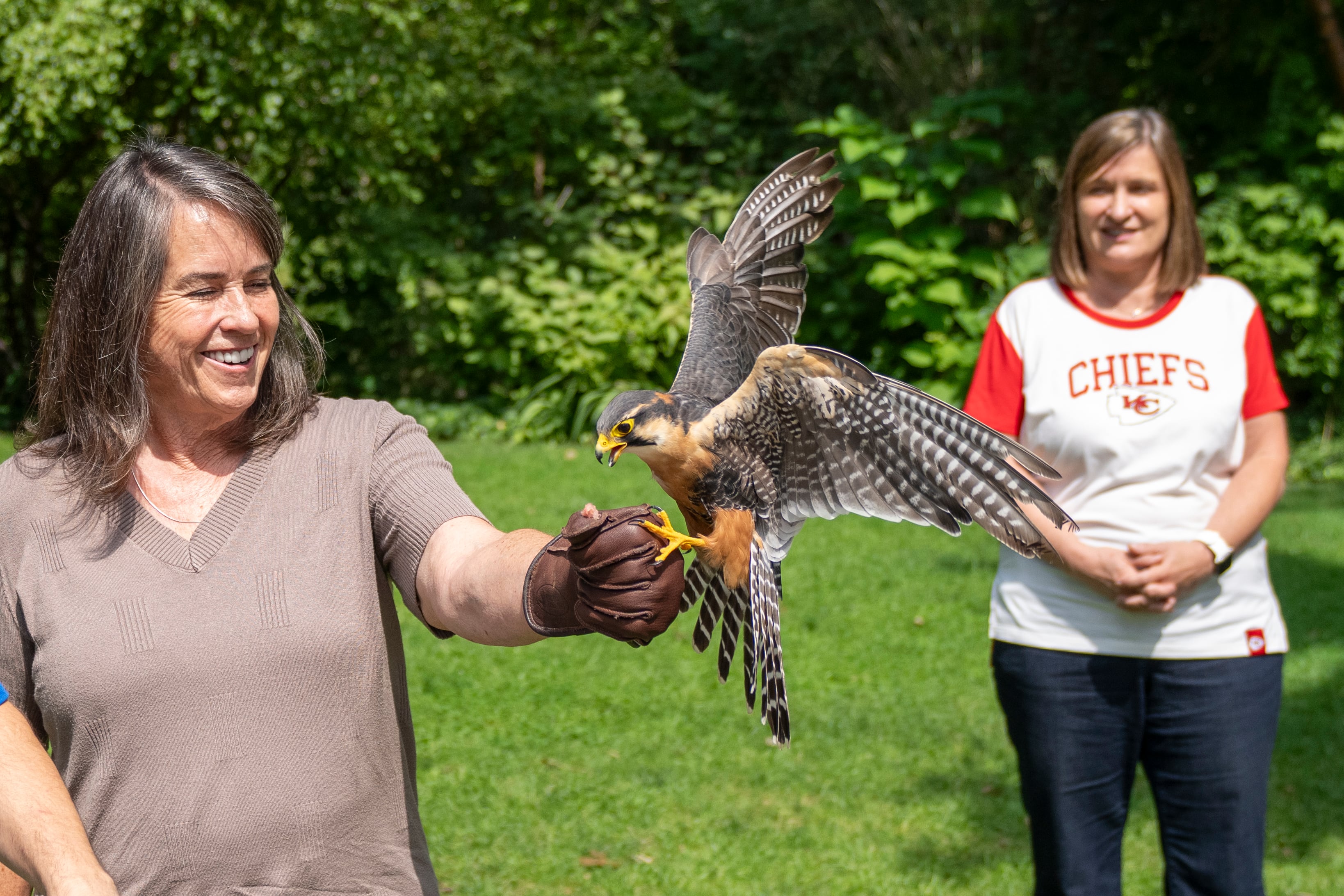 Two Utah mayors set a friendly wager. They made good on it with birds ...