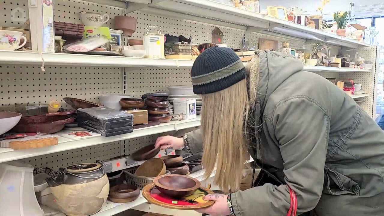 Thrifted plate tray