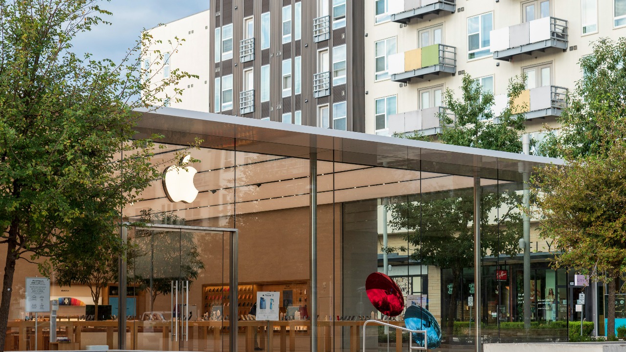 Apple’s first foldable iPhone design is starting to take shape