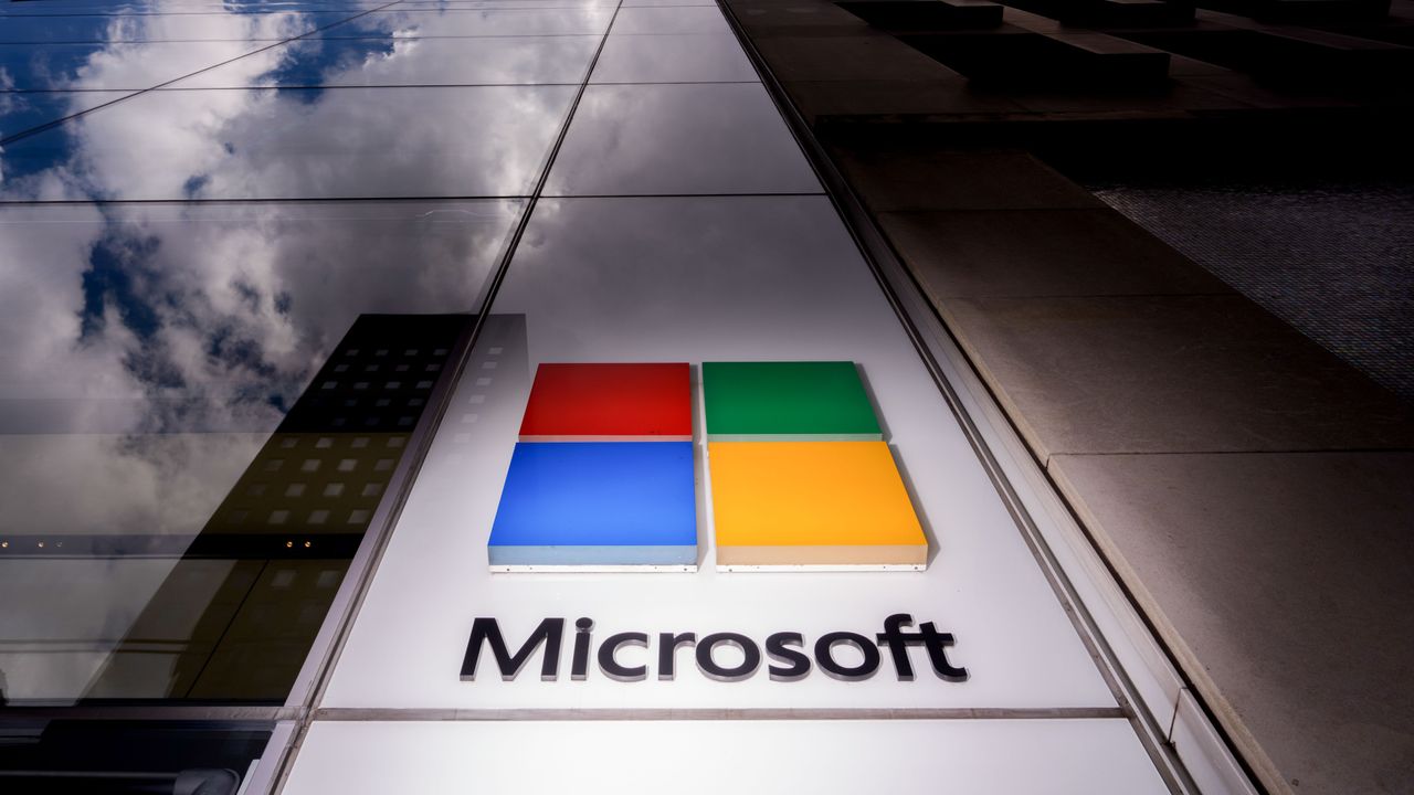 Microsoft launches MAI-Voice-1 and MAI-1-preview — building an AI ...