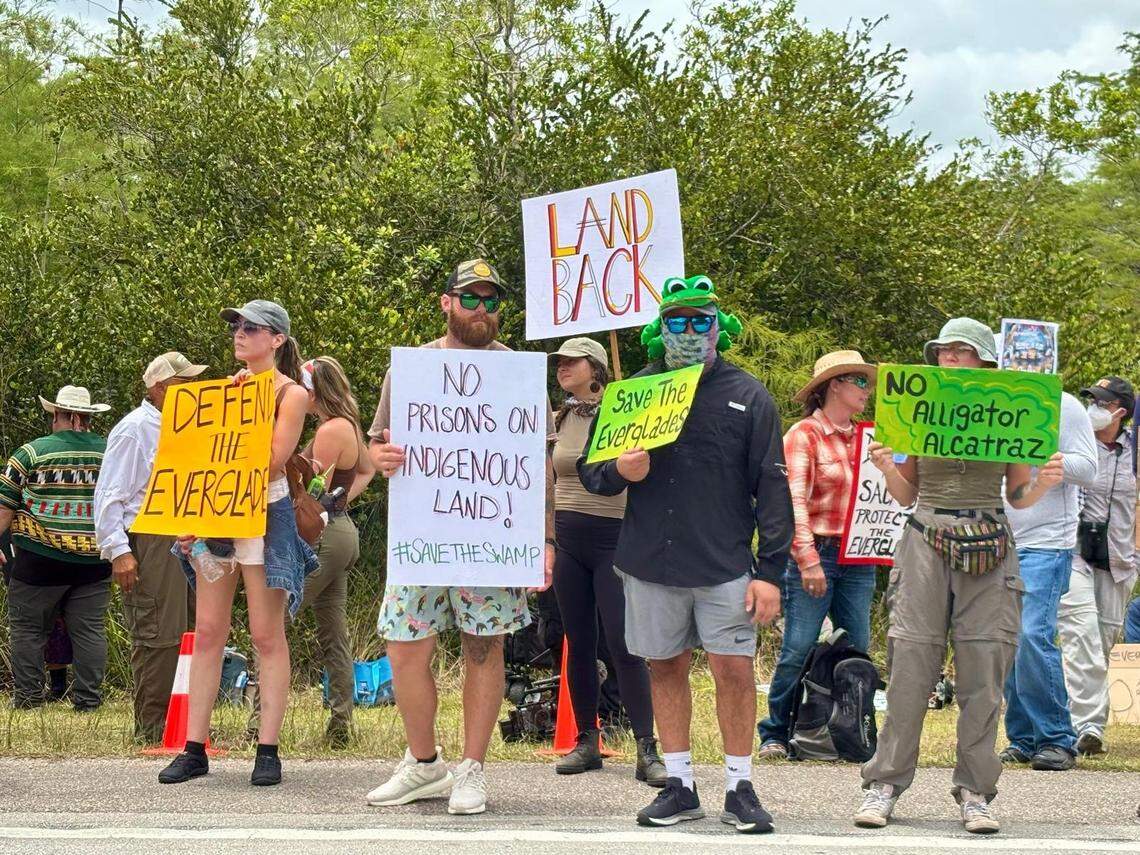 Juez ordena a Florida publicar los archivos sobre cárcel migratoria ...