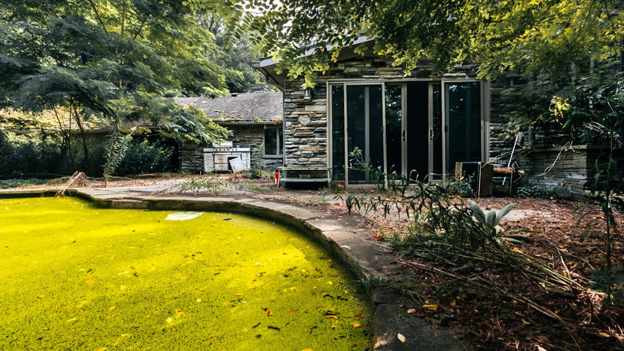 Abandoned President Great Lake Mansion With Everything Inside & Massive ...